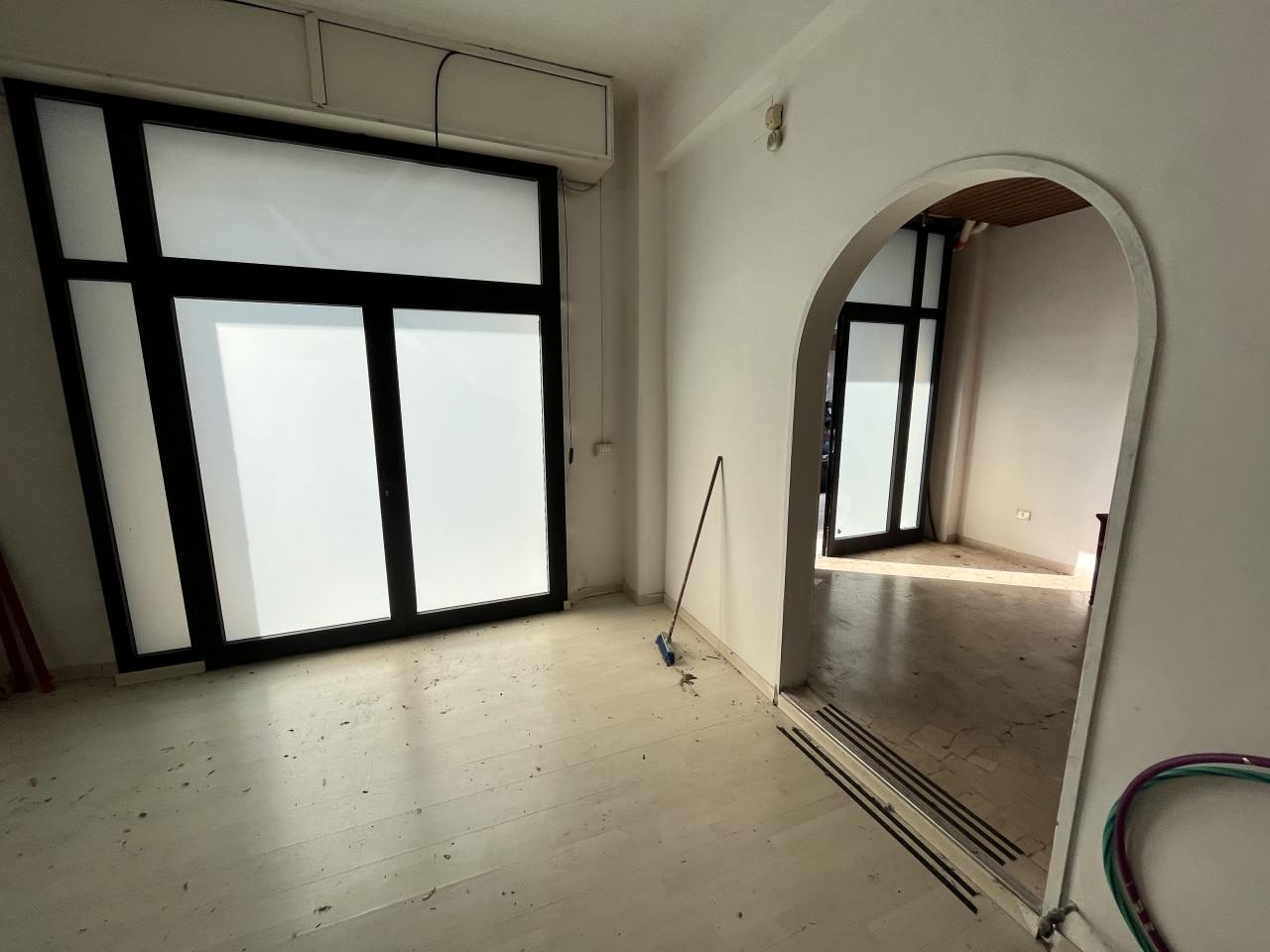 Negozio in affitto a Ancona