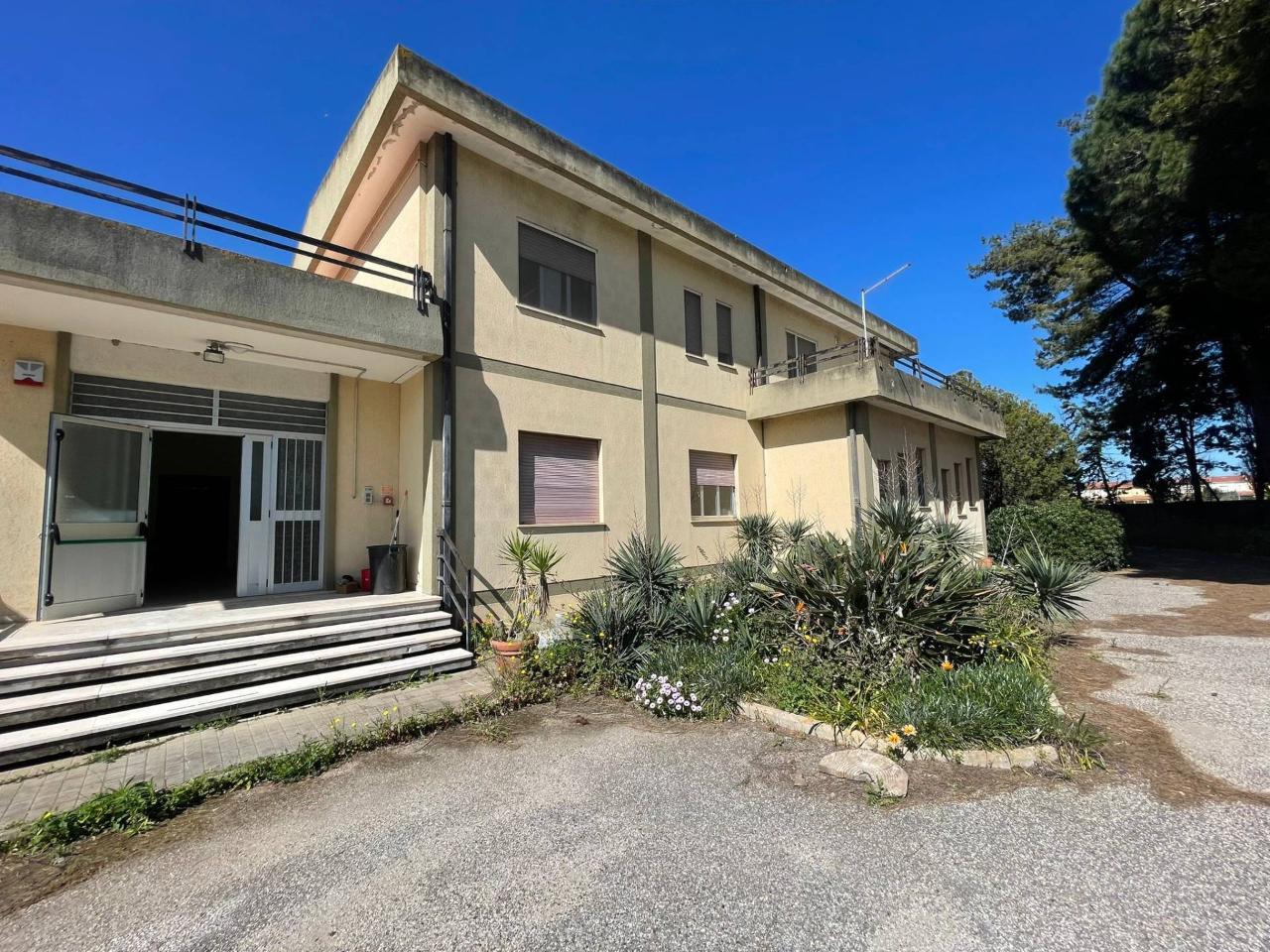 Albergo in vendita a San Gavino Monreale