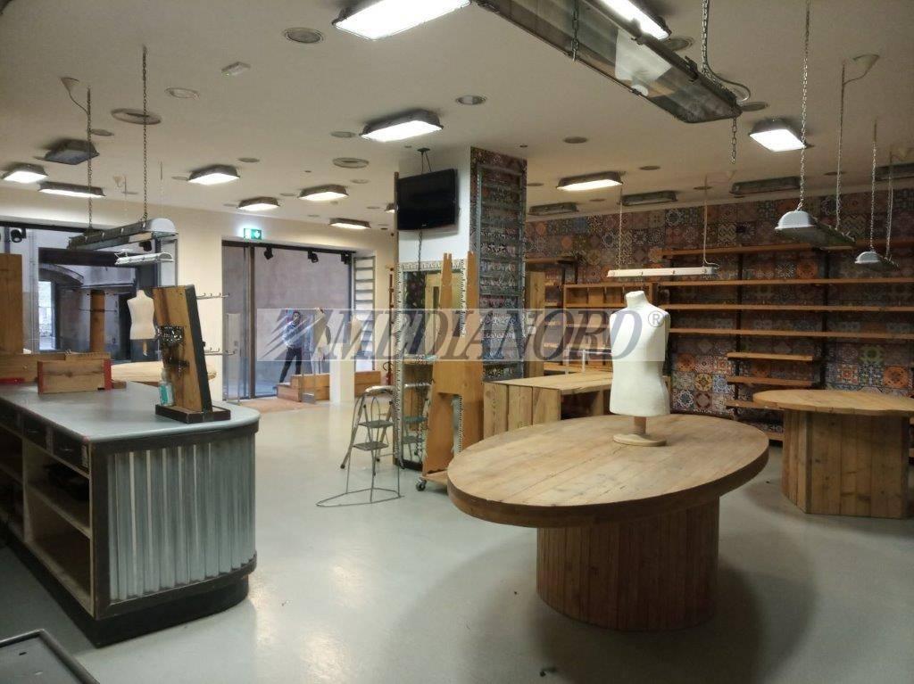 Negozio in affitto a Bergamo