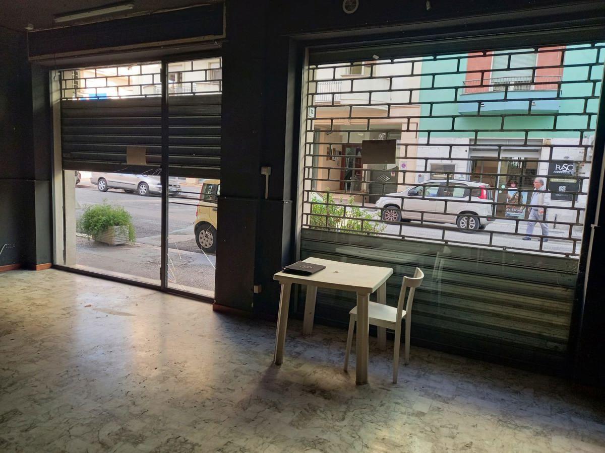 Negozio in affitto a Cassino