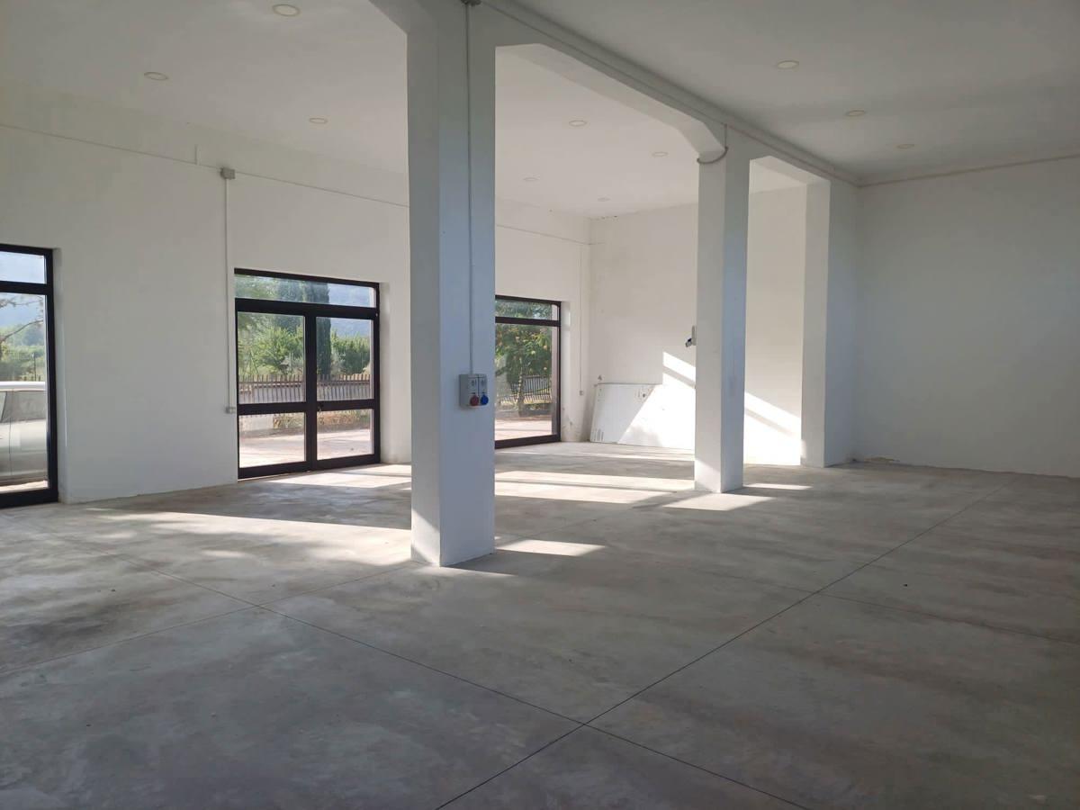 Negozio in affitto a Cassino