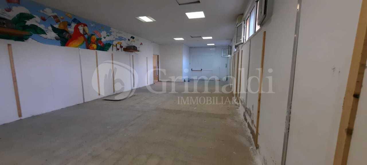 Palazzina commerciale in affitto a Anzio