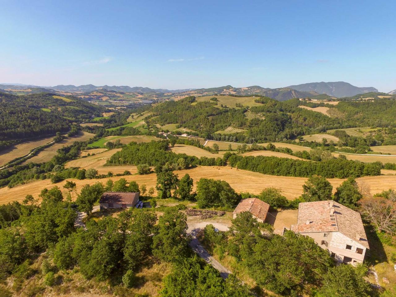 Casale in vendita a Cagli