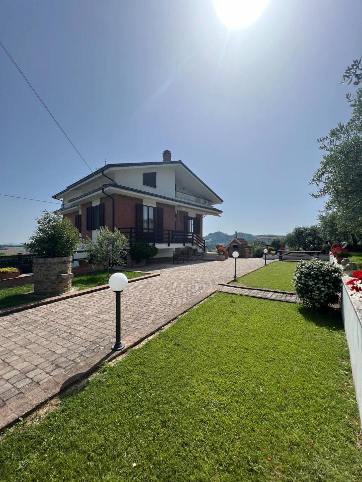 Casa indipendente in vendita a Santa Vittoria In Matenano