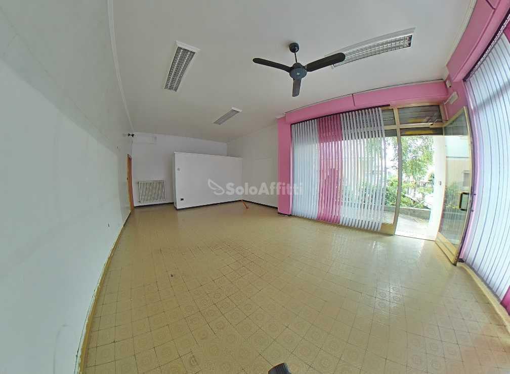 Negozio in affitto a Mezzocorona