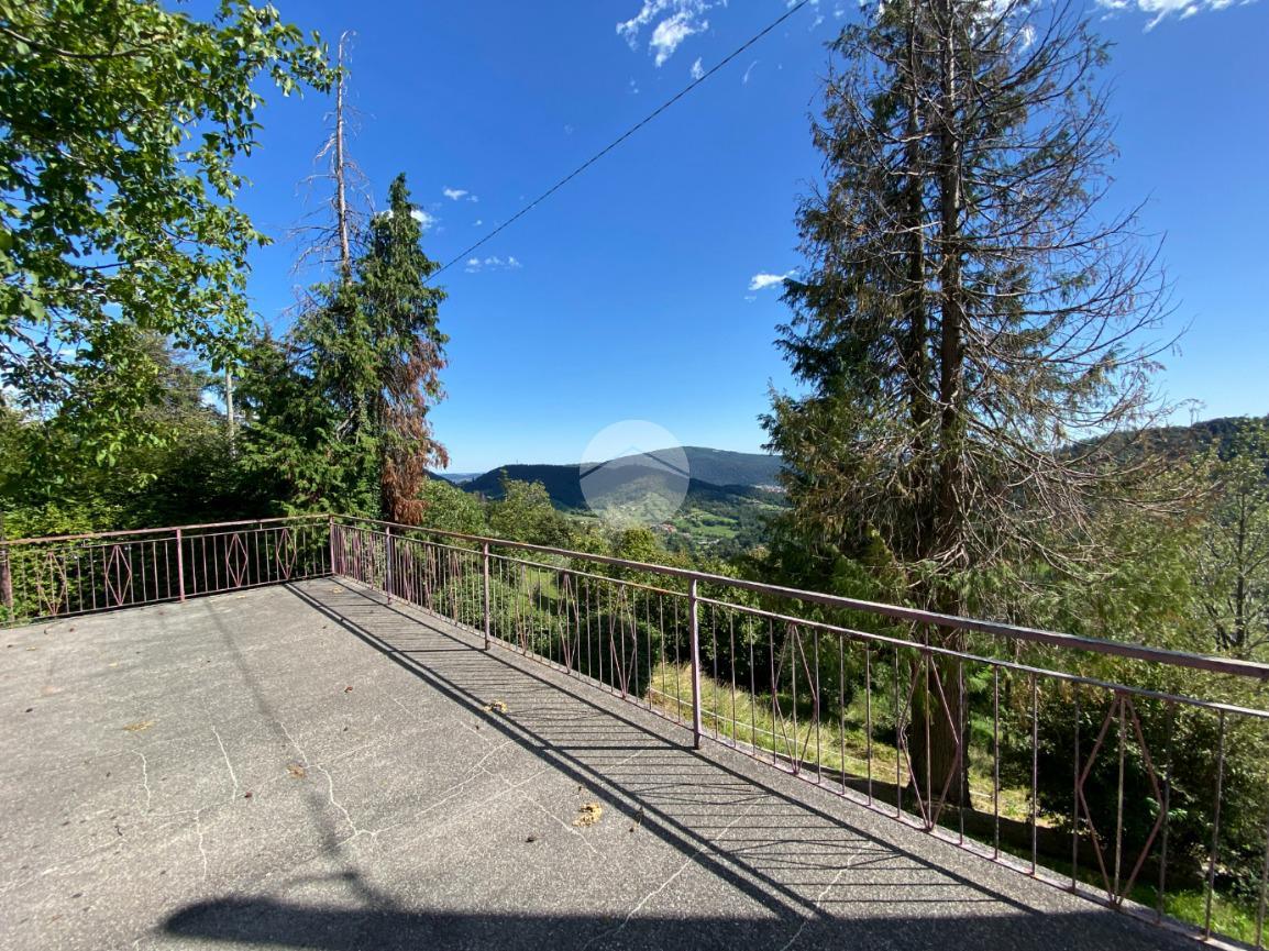 Casa indipendente in vendita a Adrara San Martino