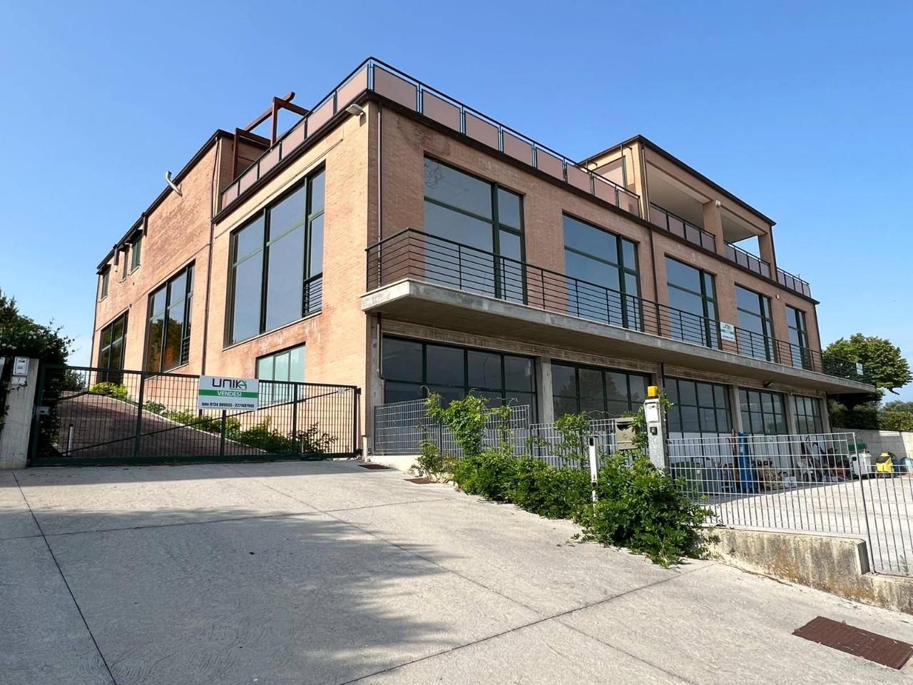 Negozio in vendita a Porto San Giorgio