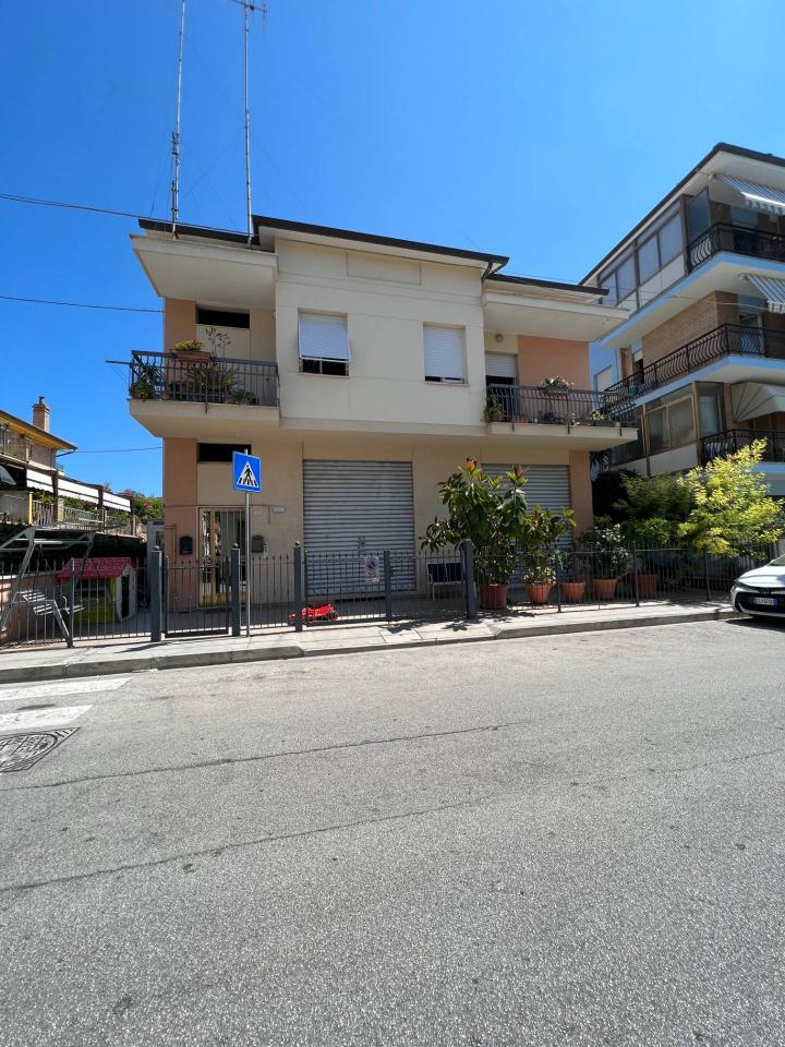 Negozio in vendita a Porto San Giorgio