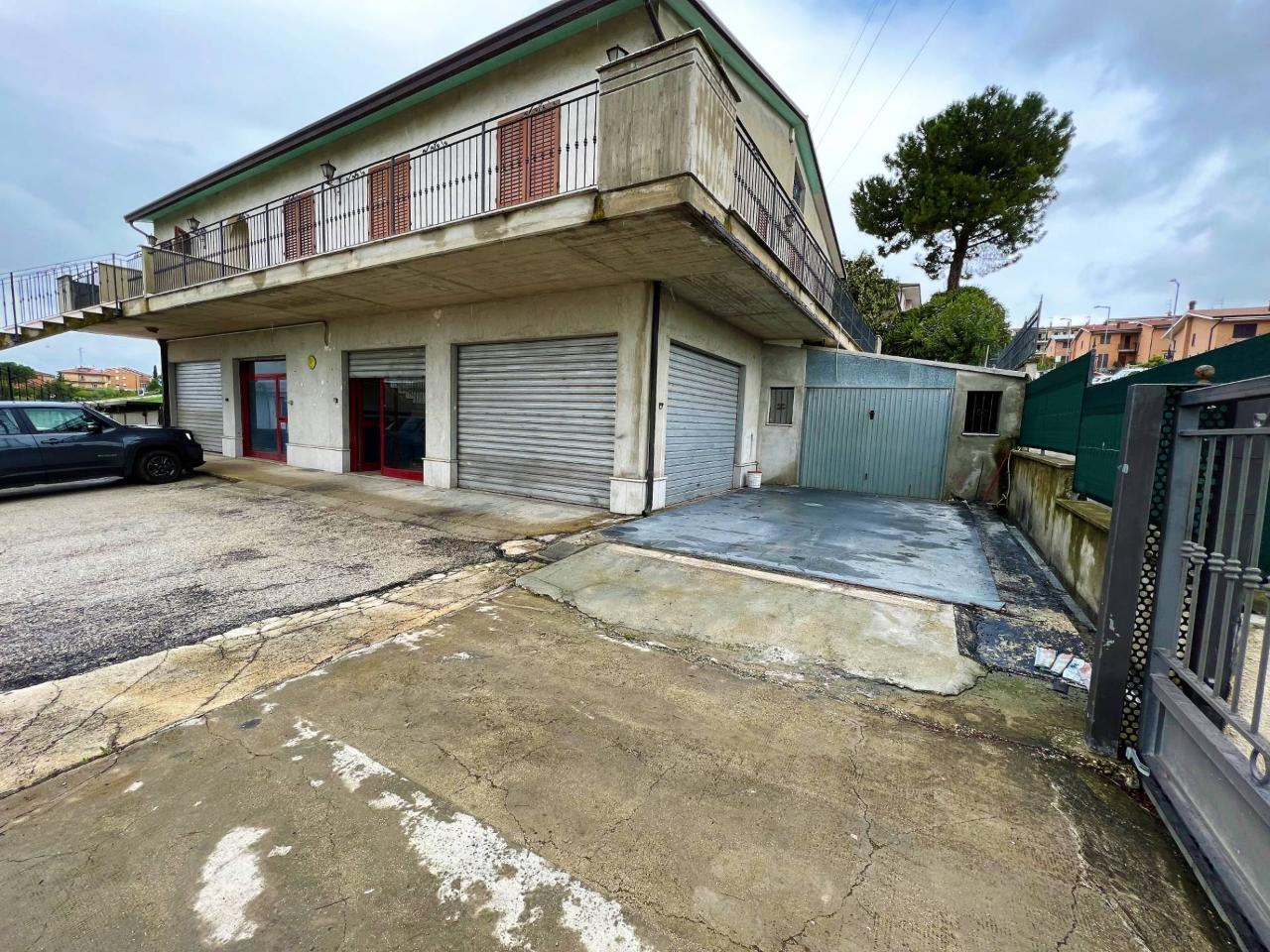 Negozio in vendita a Porto San Giorgio