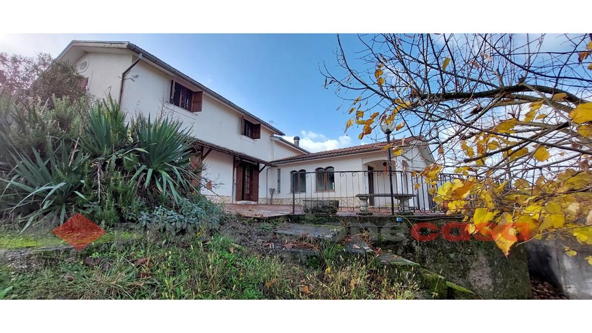 Villa in vendita a Atina
