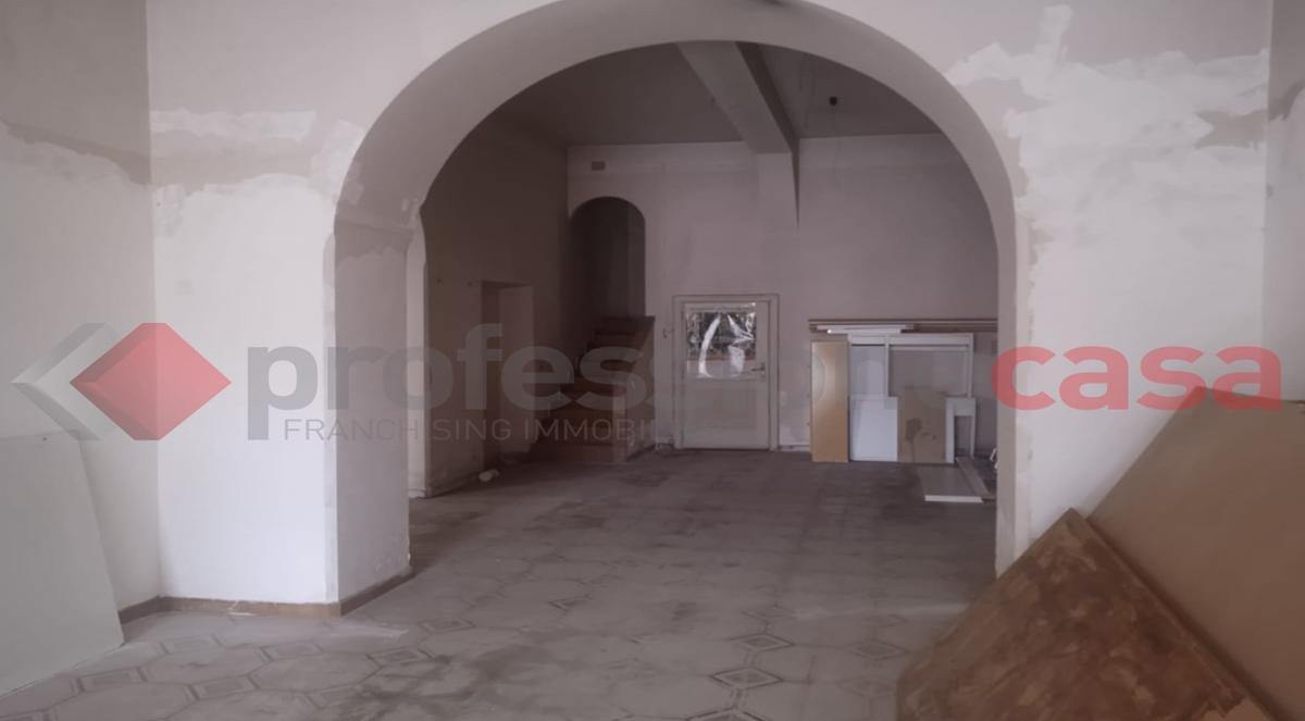 Negozio in affitto a Sora