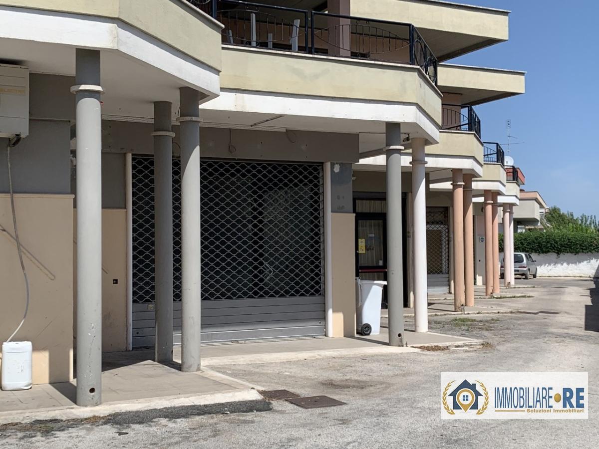Locale commerciale in vendita a Anzio