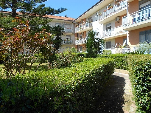 Appartamento in vendita a Aci Catena