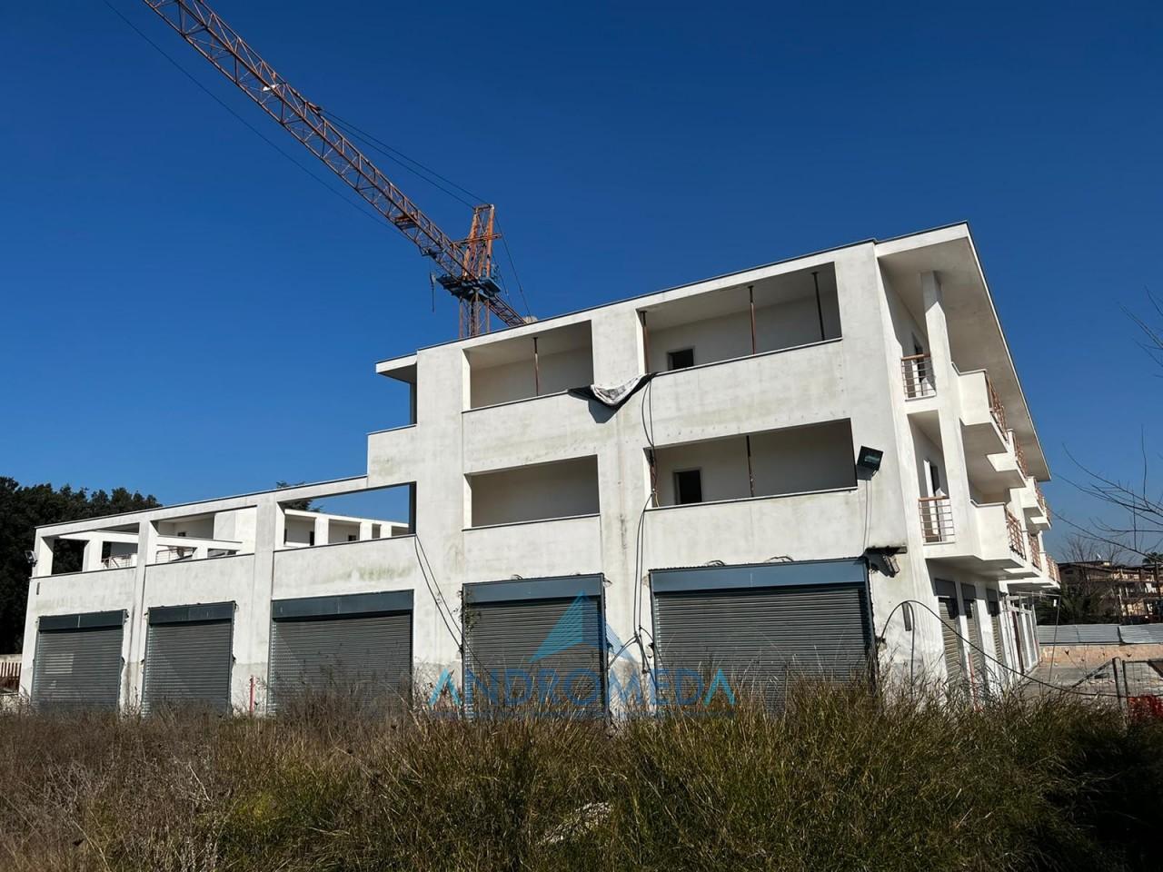 Palazzina commerciale in affitto a Sant'Antimo