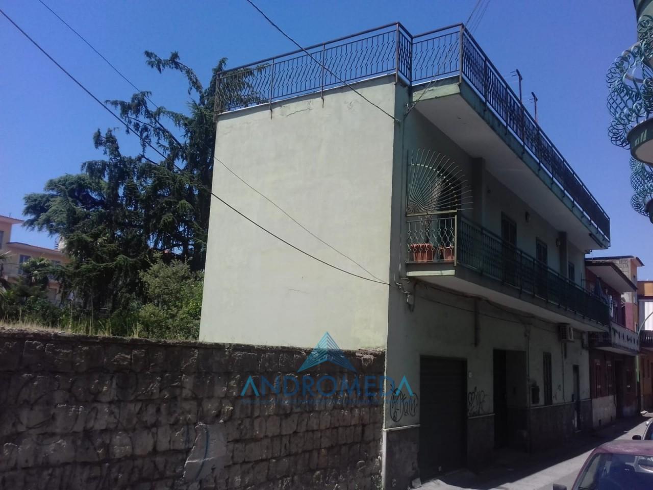 Palazzo in vendita a Qualiano