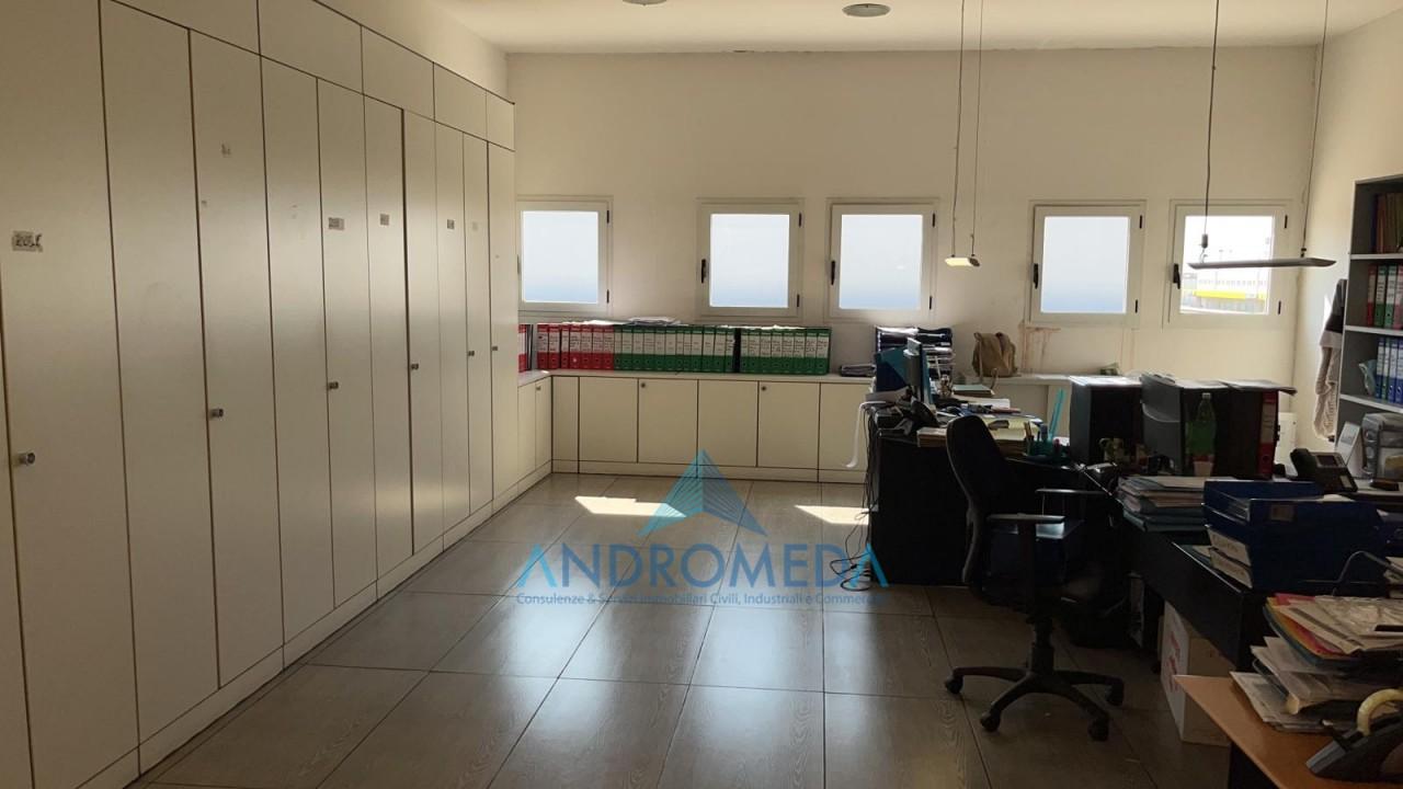 Capannone in affitto a Nola