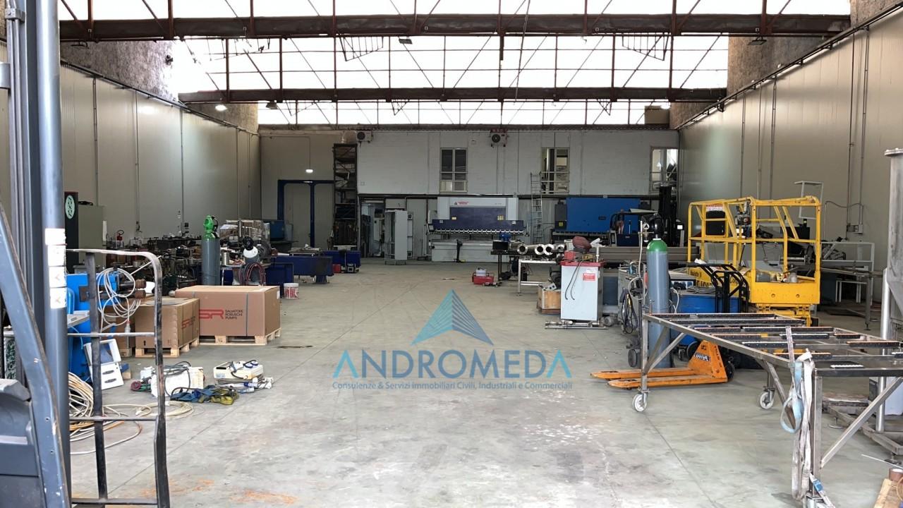 Capannone in vendita a Casavatore