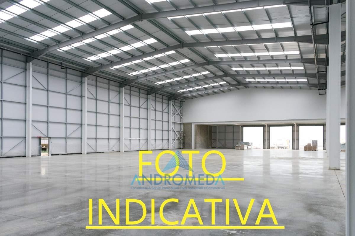 Capannone in vendita a Casandrino