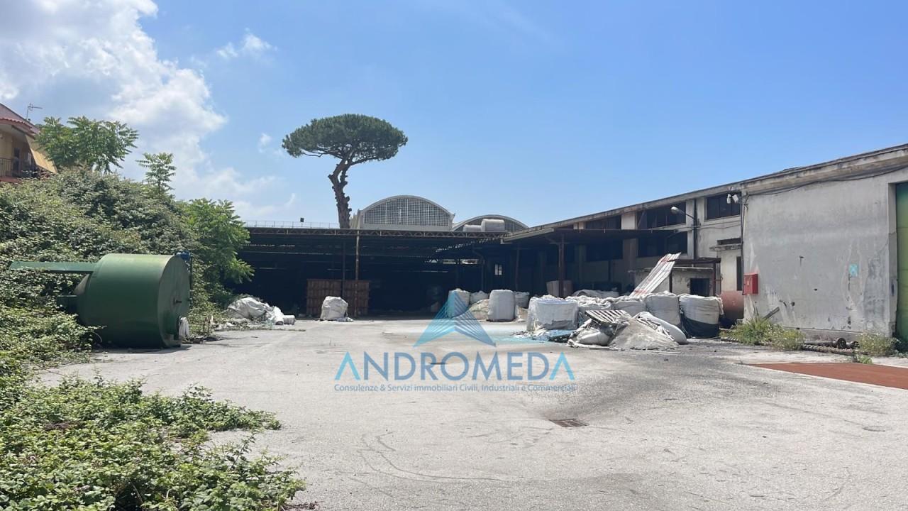 Capannone in vendita a Cercola