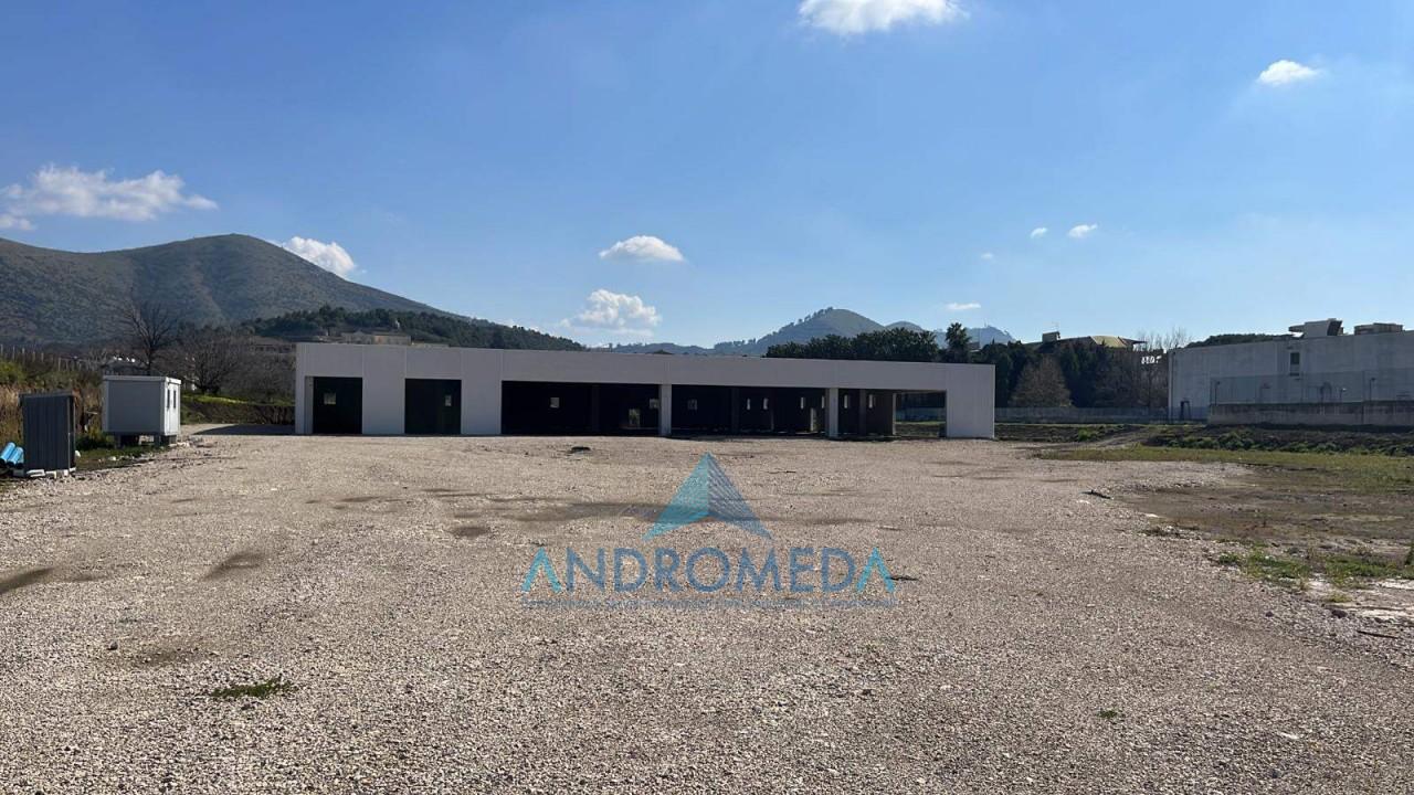 Capannone in vendita a Caserta