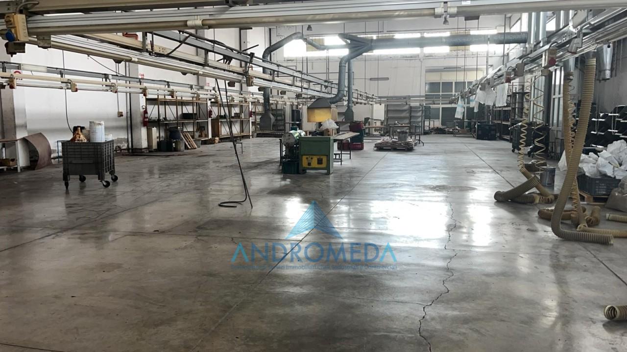 Capannone in vendita a Melito Di Napoli