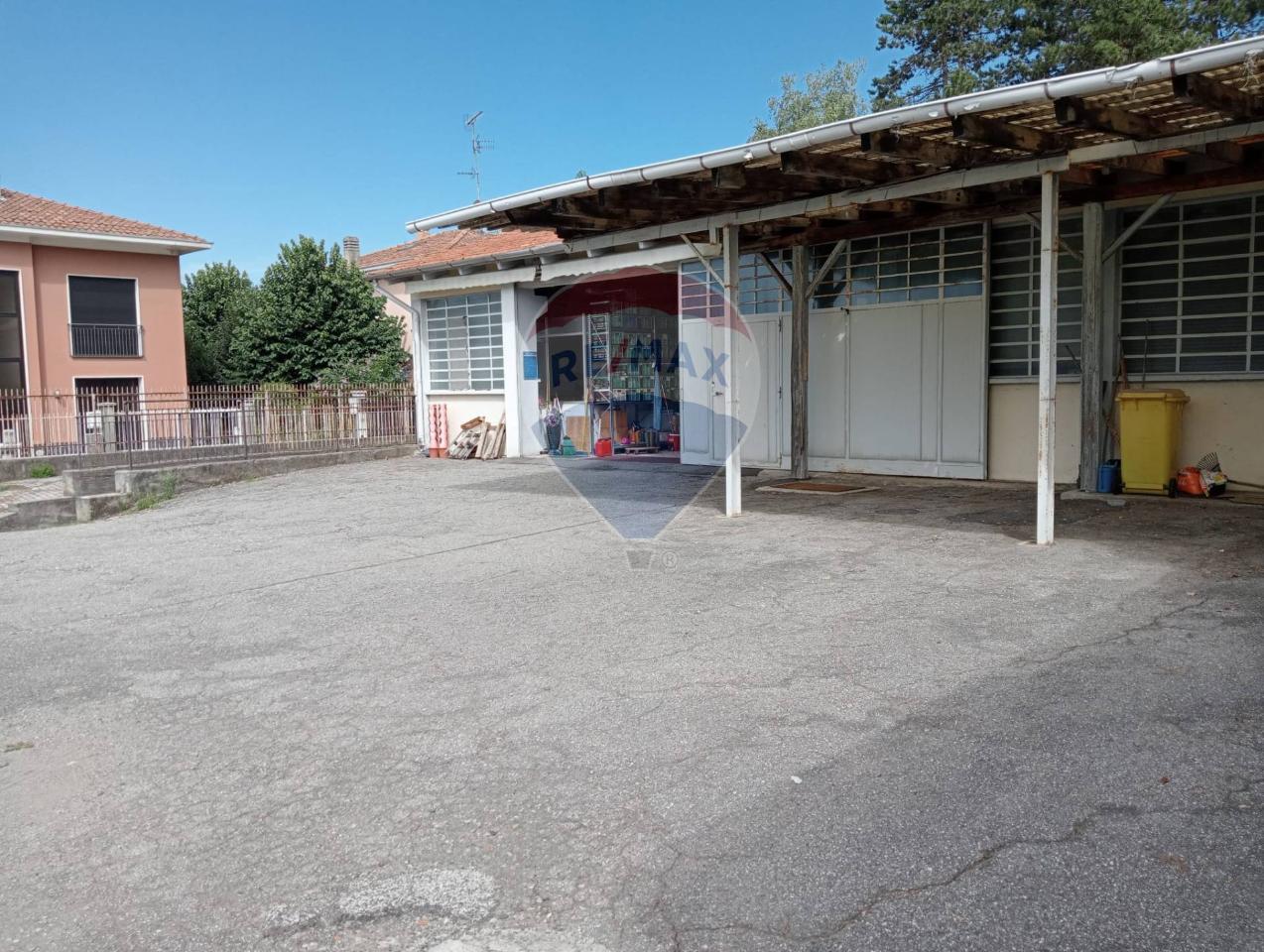 Capannone in vendita a Besnate