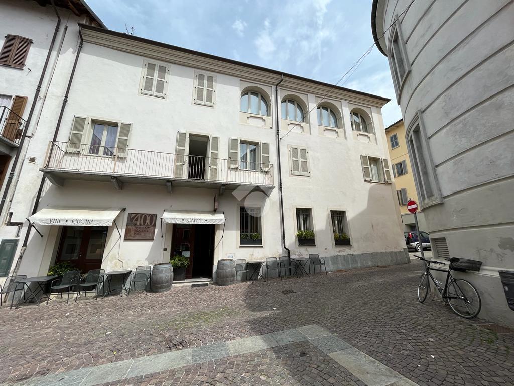 Palazzo in vendita a Dogliani