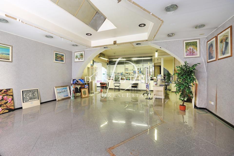 Palazzina commerciale in affitto a Grosseto