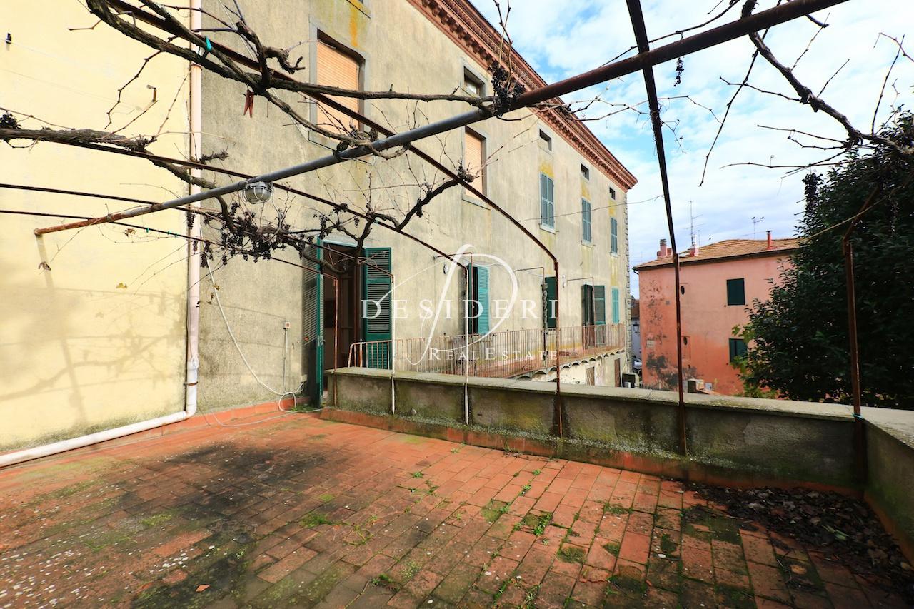 Appartamento in vendita a Scansano