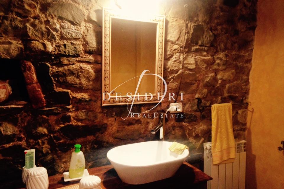 Casa indipendente in vendita a Scansano