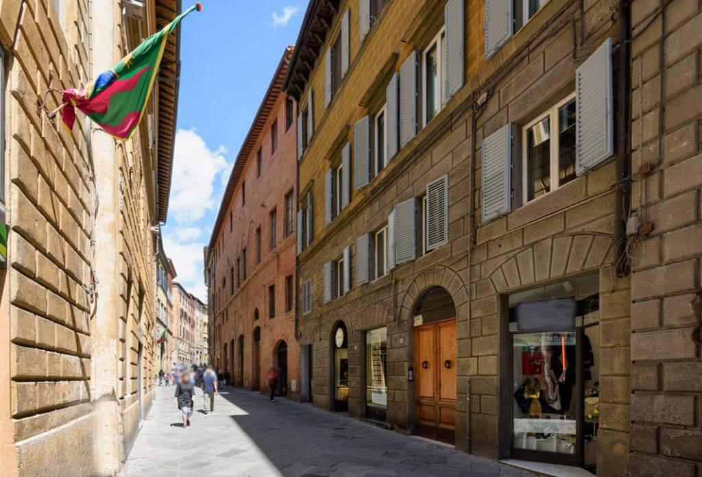 Negozio in affitto a Siena