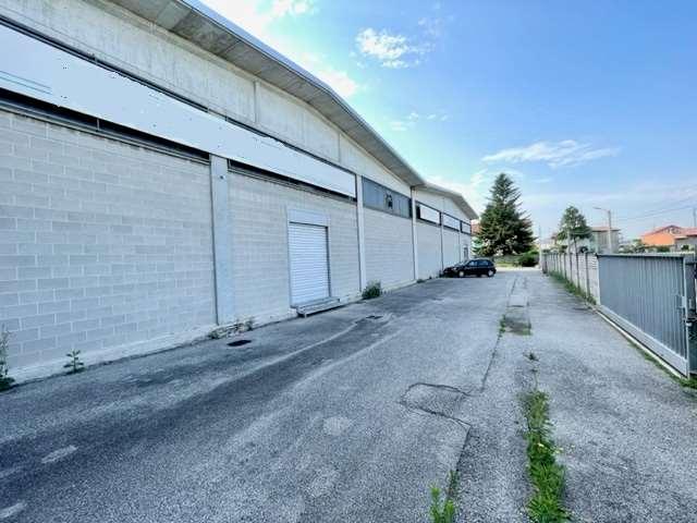 Capannone in affitto a Cesano Maderno