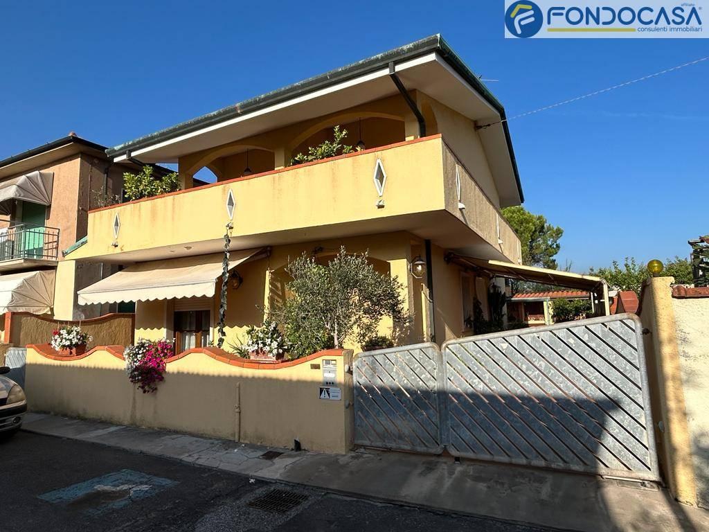 Casa indipendente in vendita a Viareggio