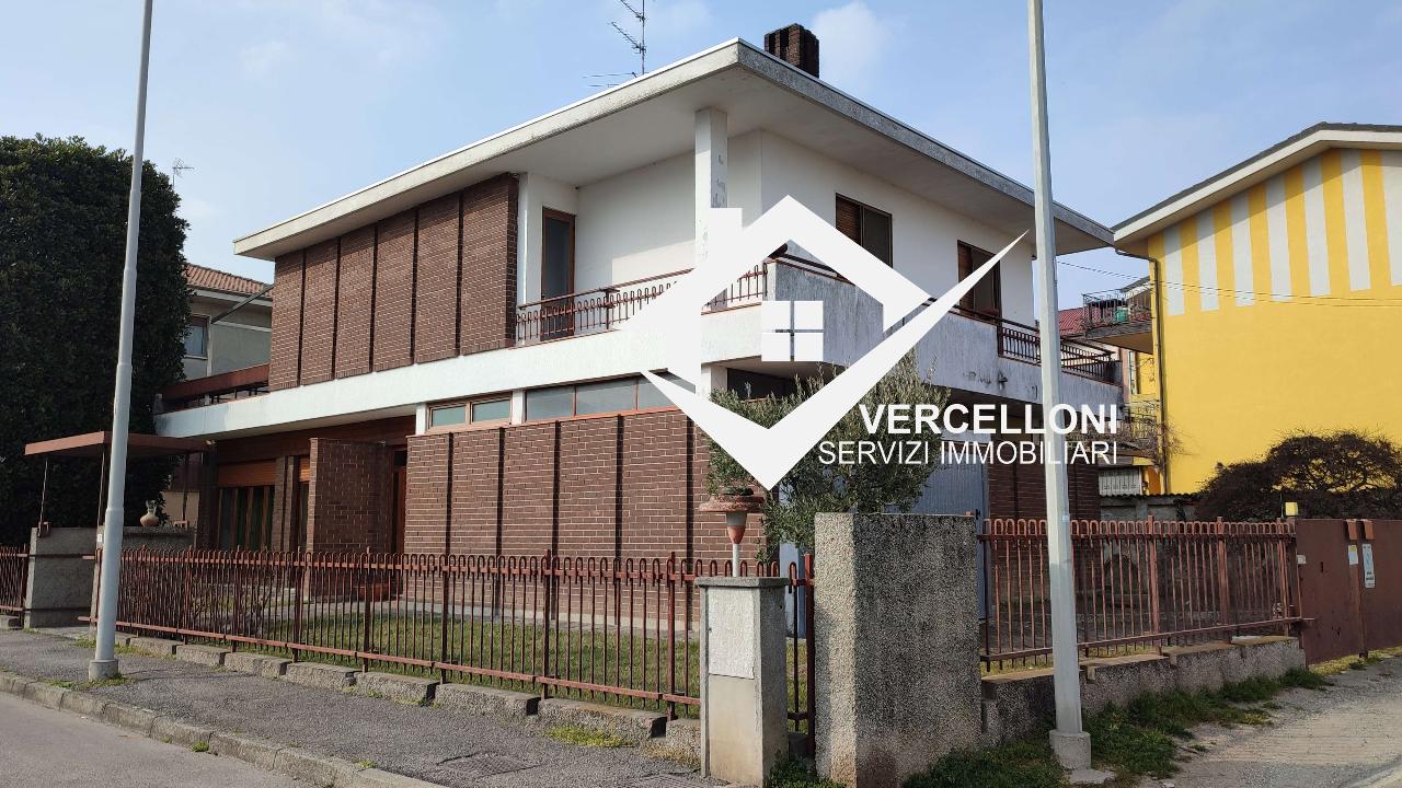 Villa in vendita a Novara