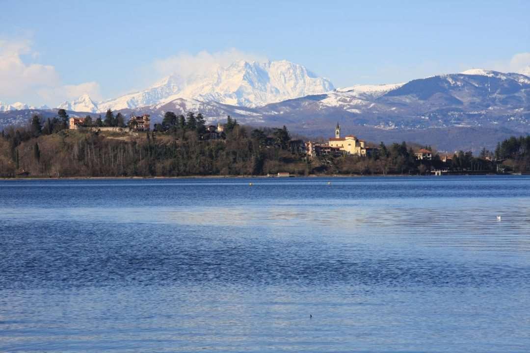 Terreno edificabile in vendita a Gavirate