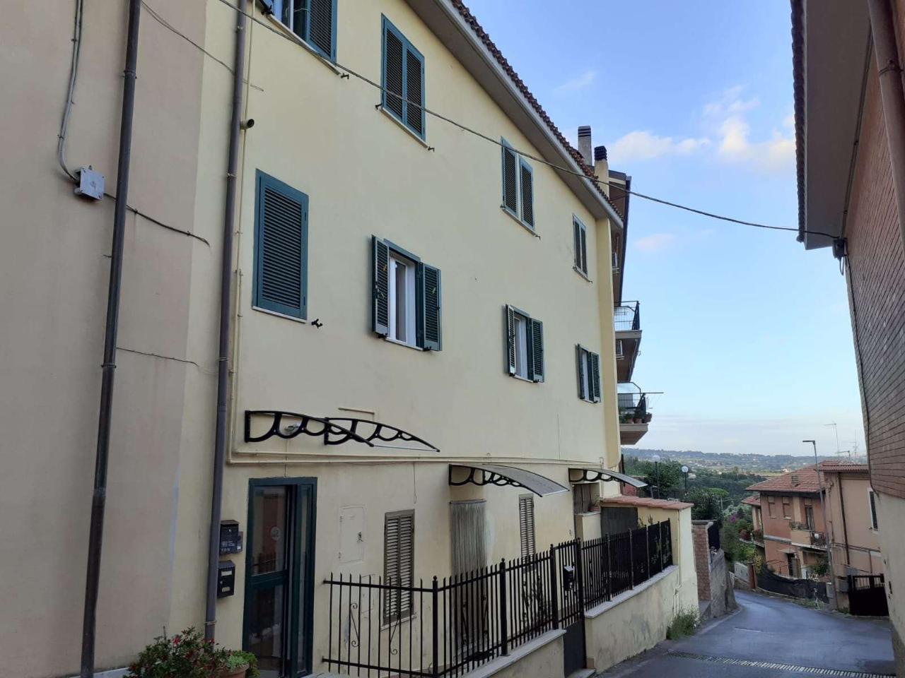 Quadrilocale in Viale Fratelli Kennedy 13, Lanuvio