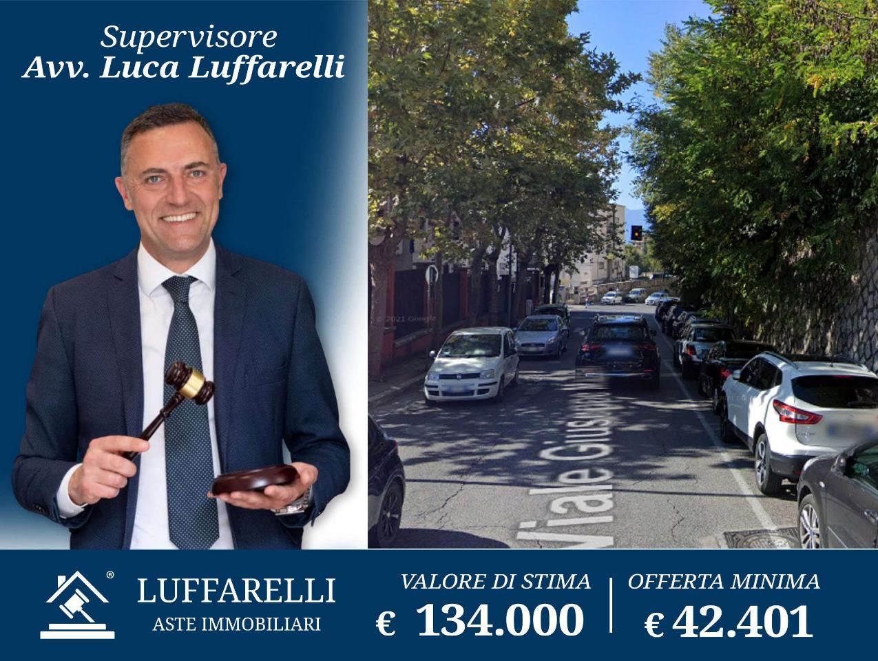 Palazzina commerciale in vendita a Frosinone