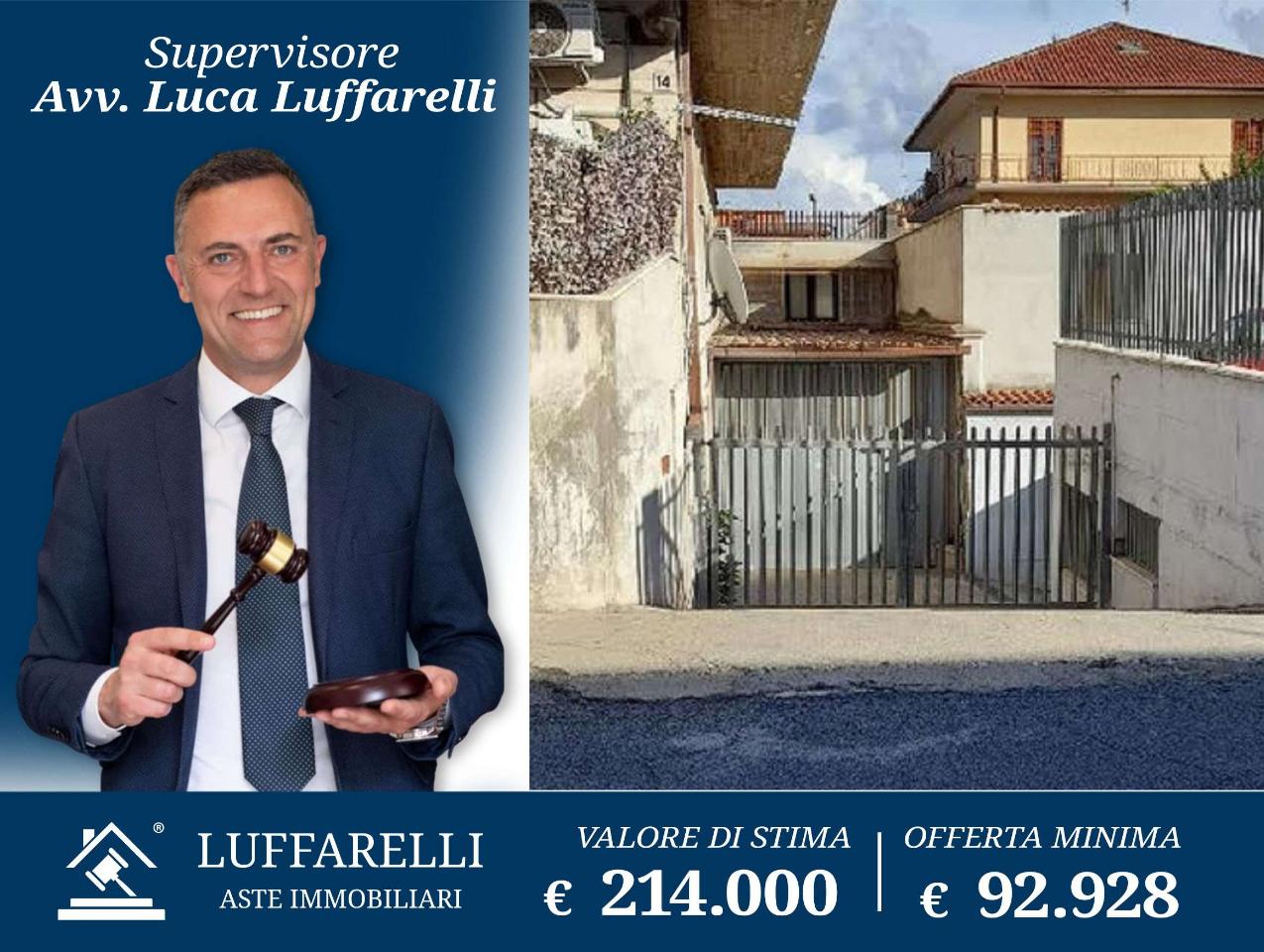 Palazzina commerciale in vendita a Roma