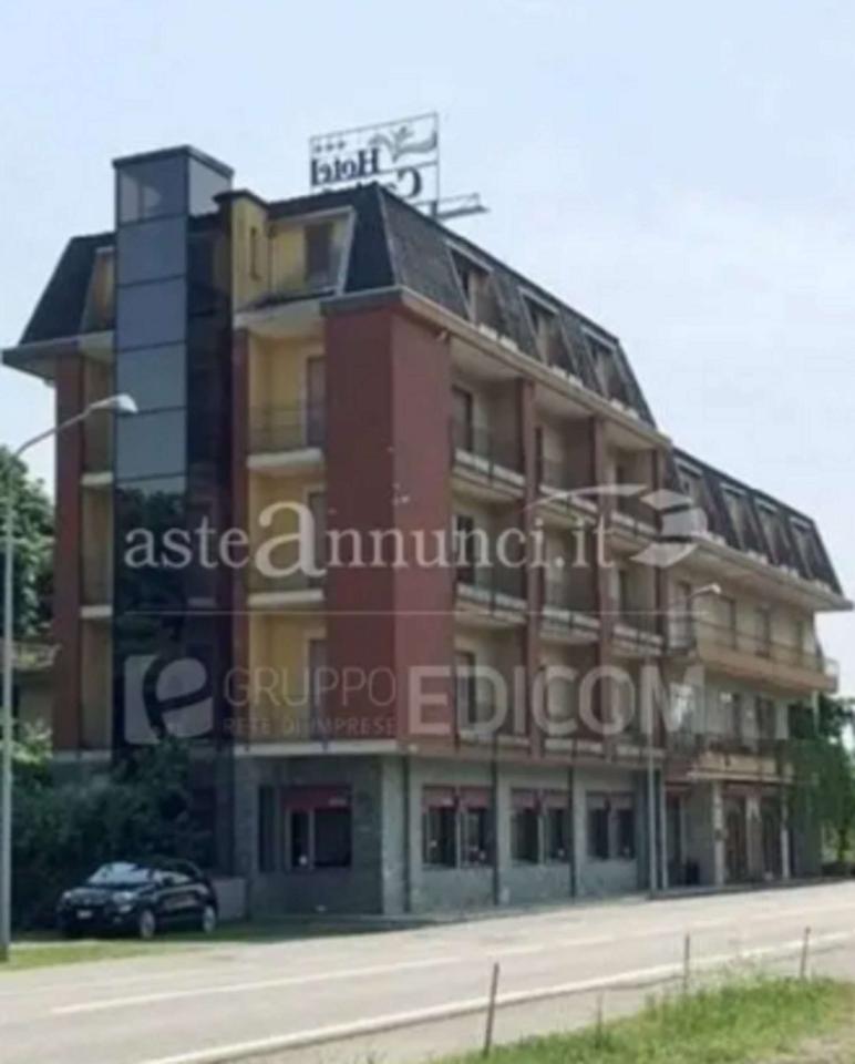 Albergo in vendita a Borgosesia