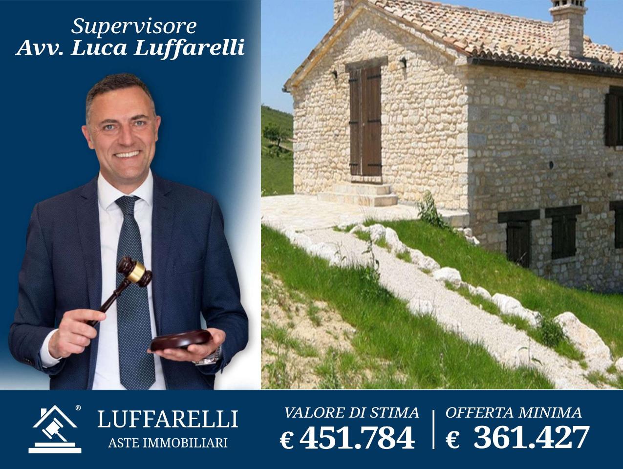 Albergo in vendita a Serra San Quirico