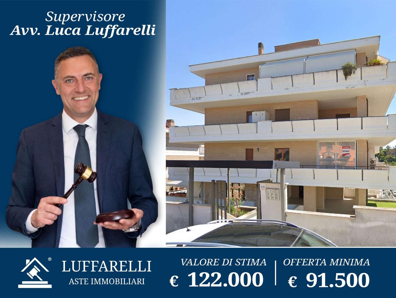 Garage - Posto auto in vendita a Roma