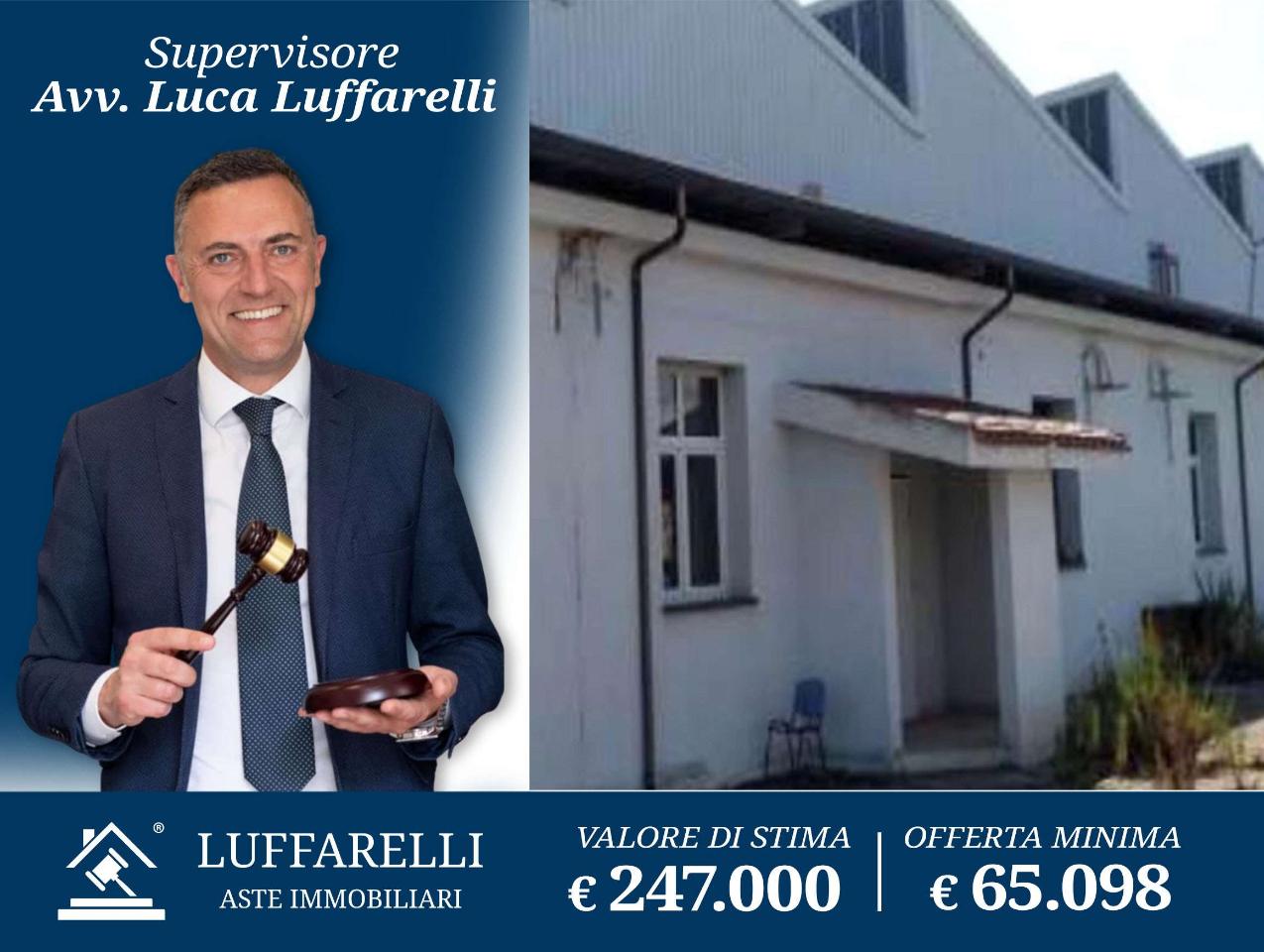 Capannone in vendita a Ottana