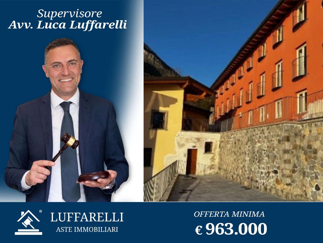 Capannone in vendita a Marone