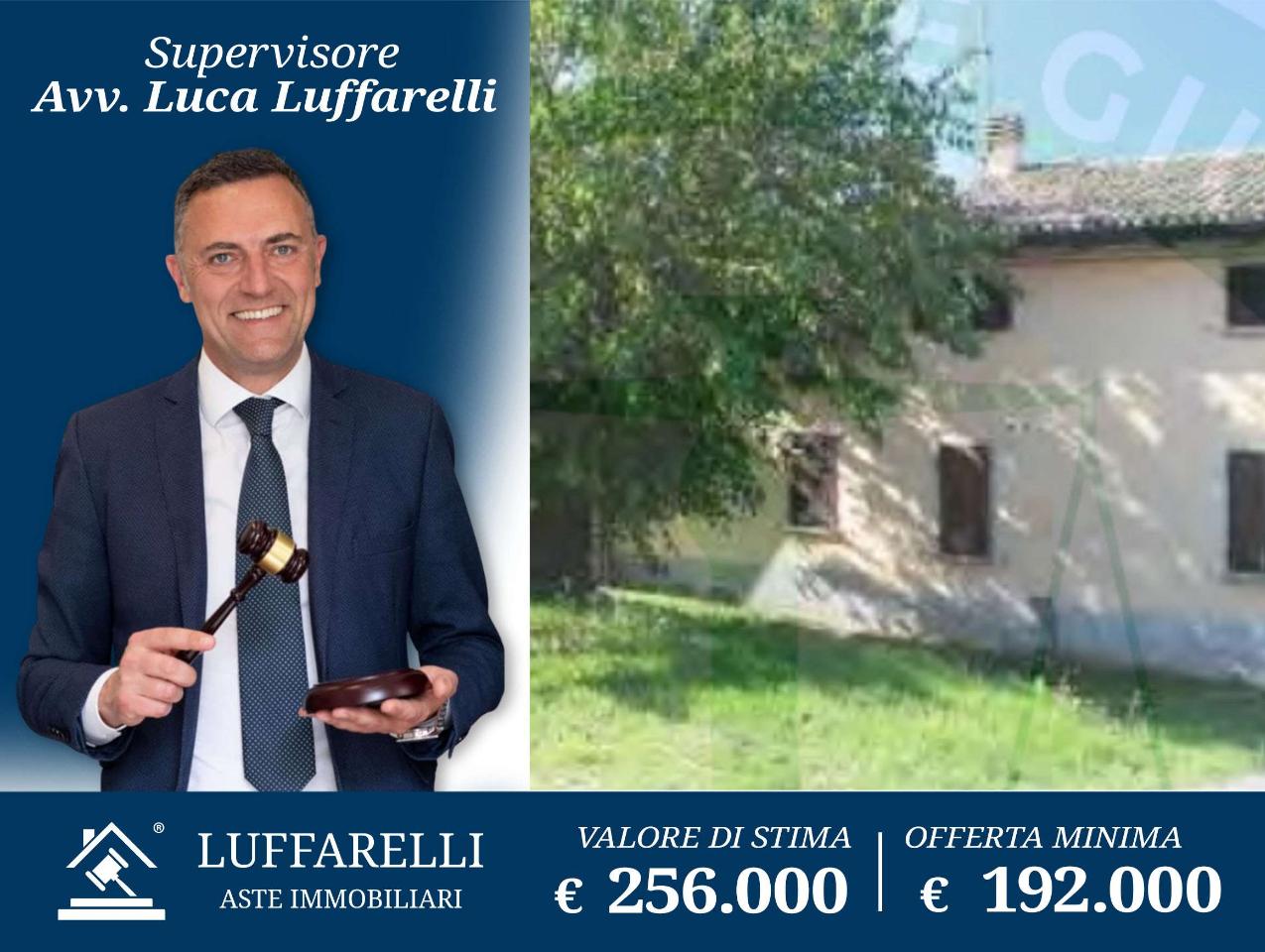 Rustico in vendita a Varano De' Melegari