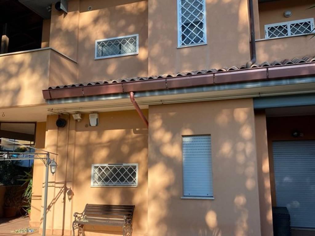 Villa a schiera in vendita a Pomezia