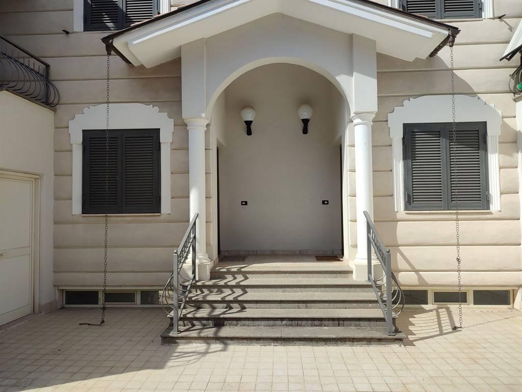 Appartamento in vendita a Cave