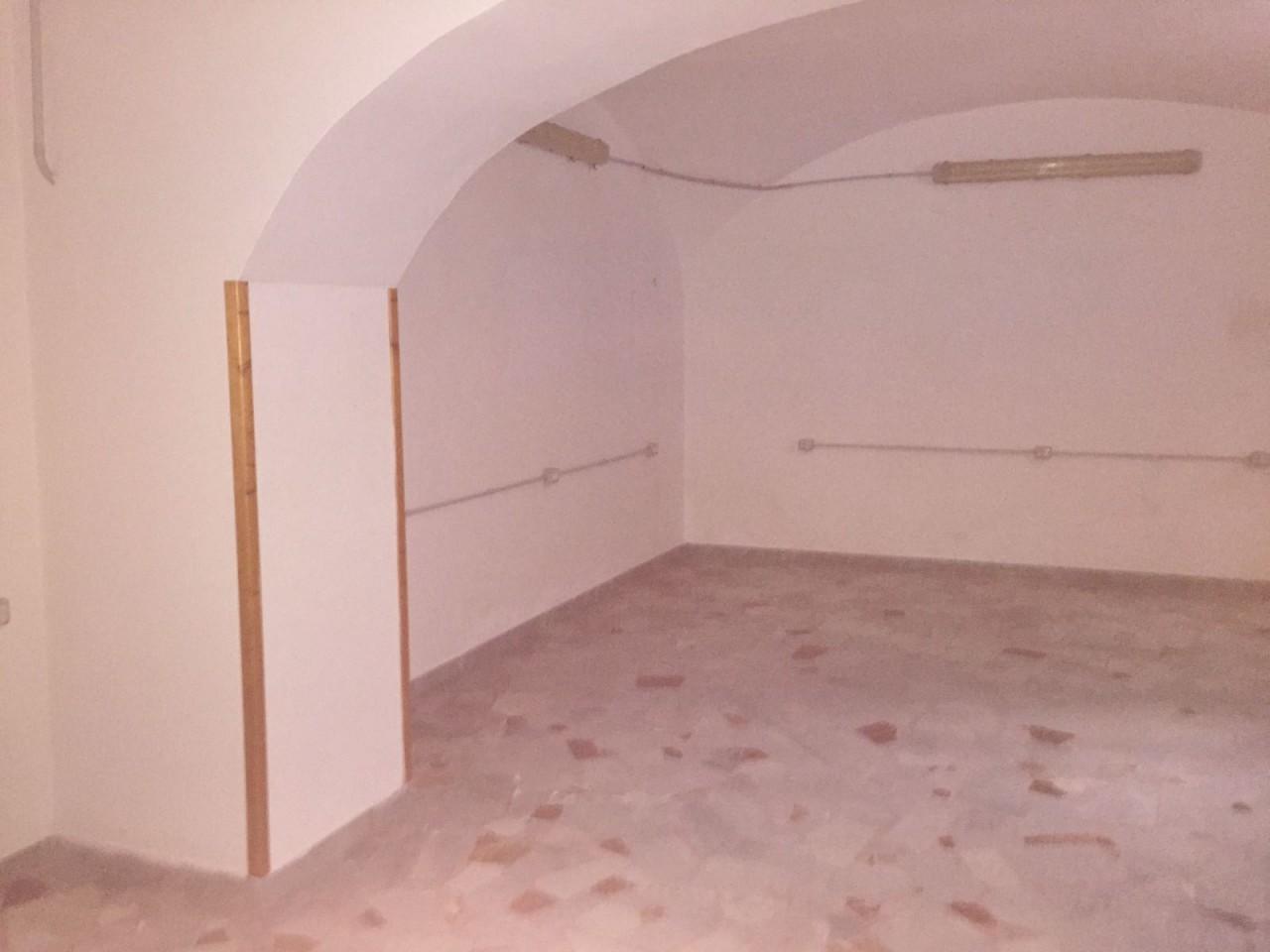 Negozio in affitto a Napoli