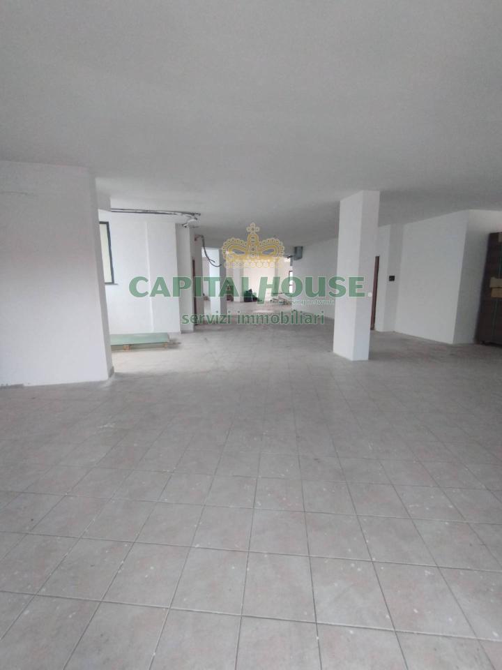 Negozio in affitto a Caserta