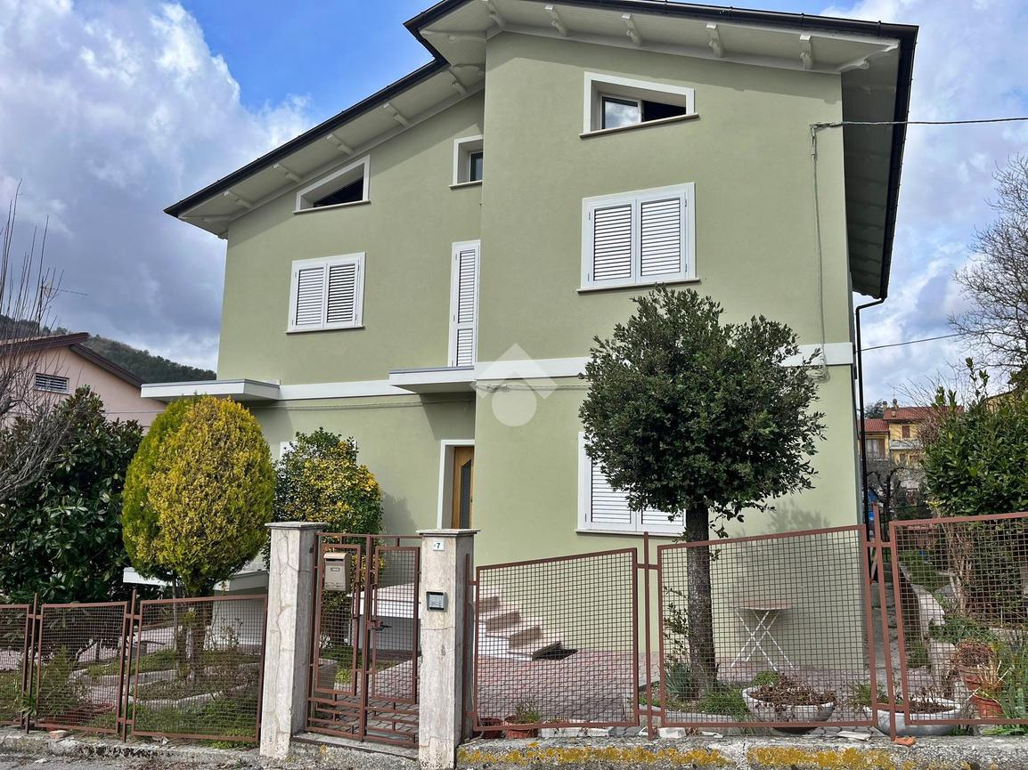 Casa indipendente in vendita a Cantiano