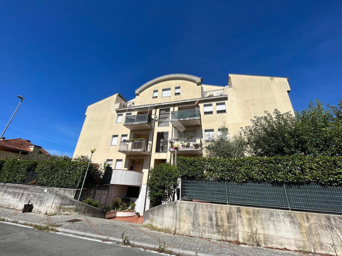 Appartamento in vendita a Sarzana